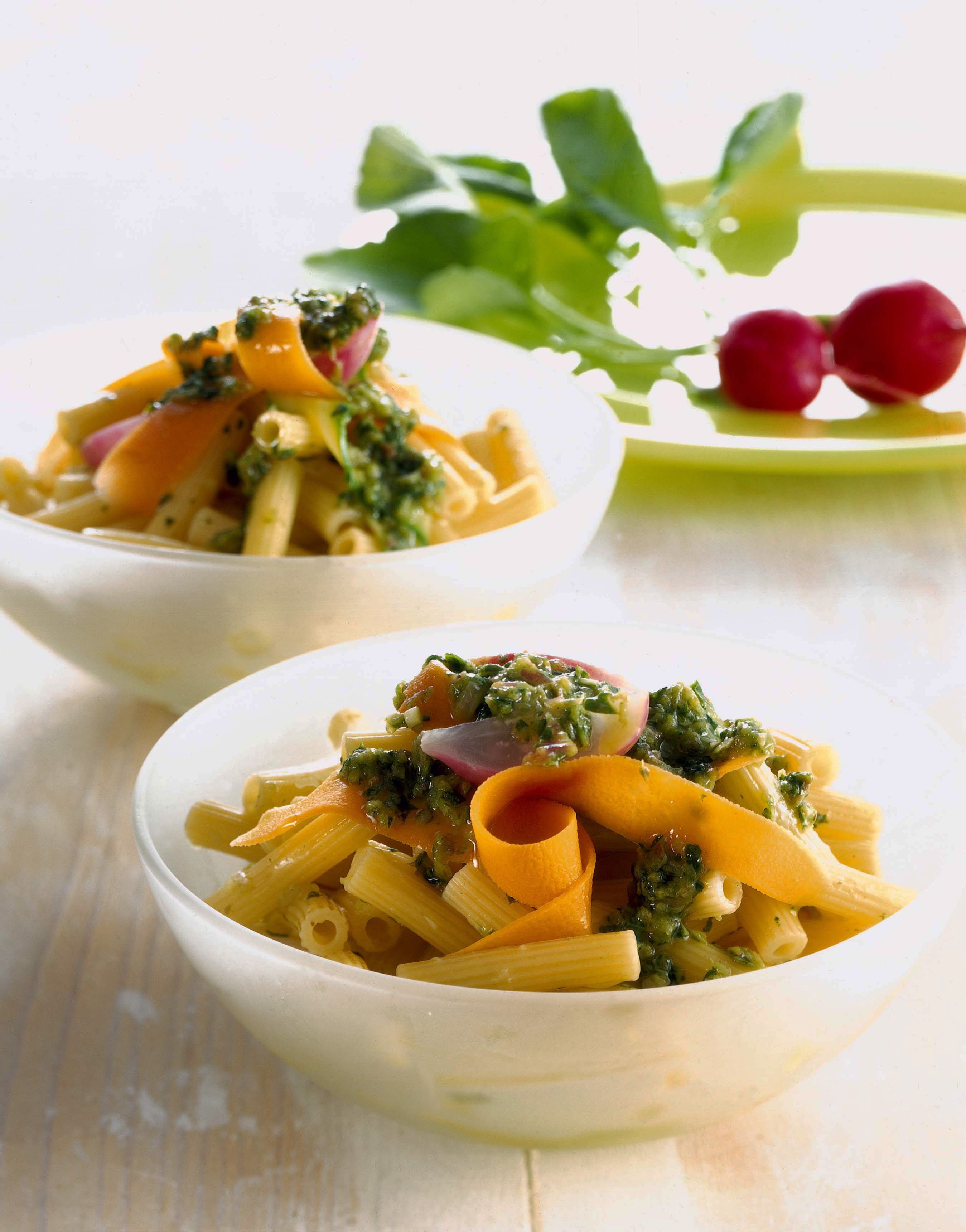 Ricetta Maccheroncini al sugo di verdure e acciughe - Donna Moderna
