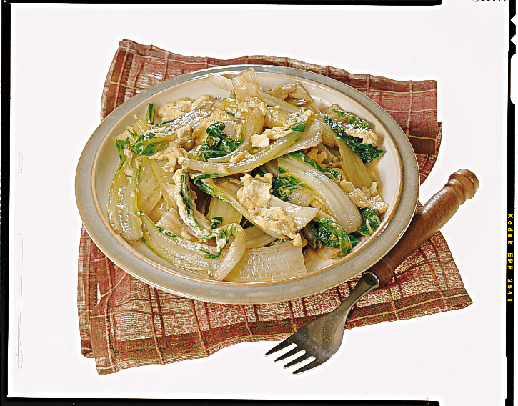 Ricetta Coste di bietole al burro con uova strapazzate all'aceto ...