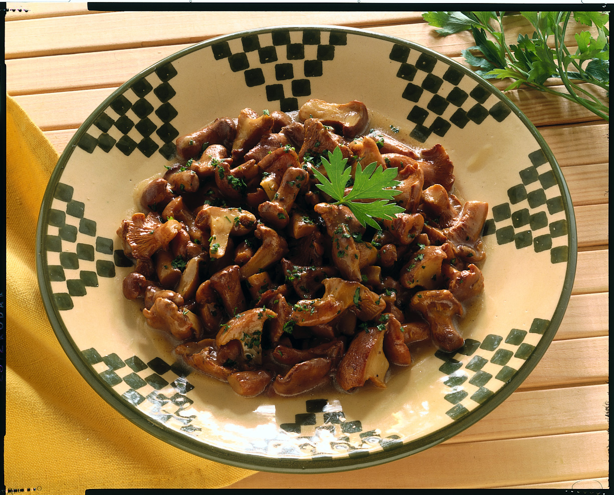 Ricetta Funghi finferli in umido - Donna Moderna
