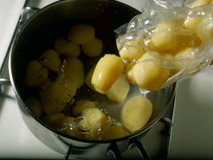 Ricetta Insalata di patate alla tedesca - Donna Moderna