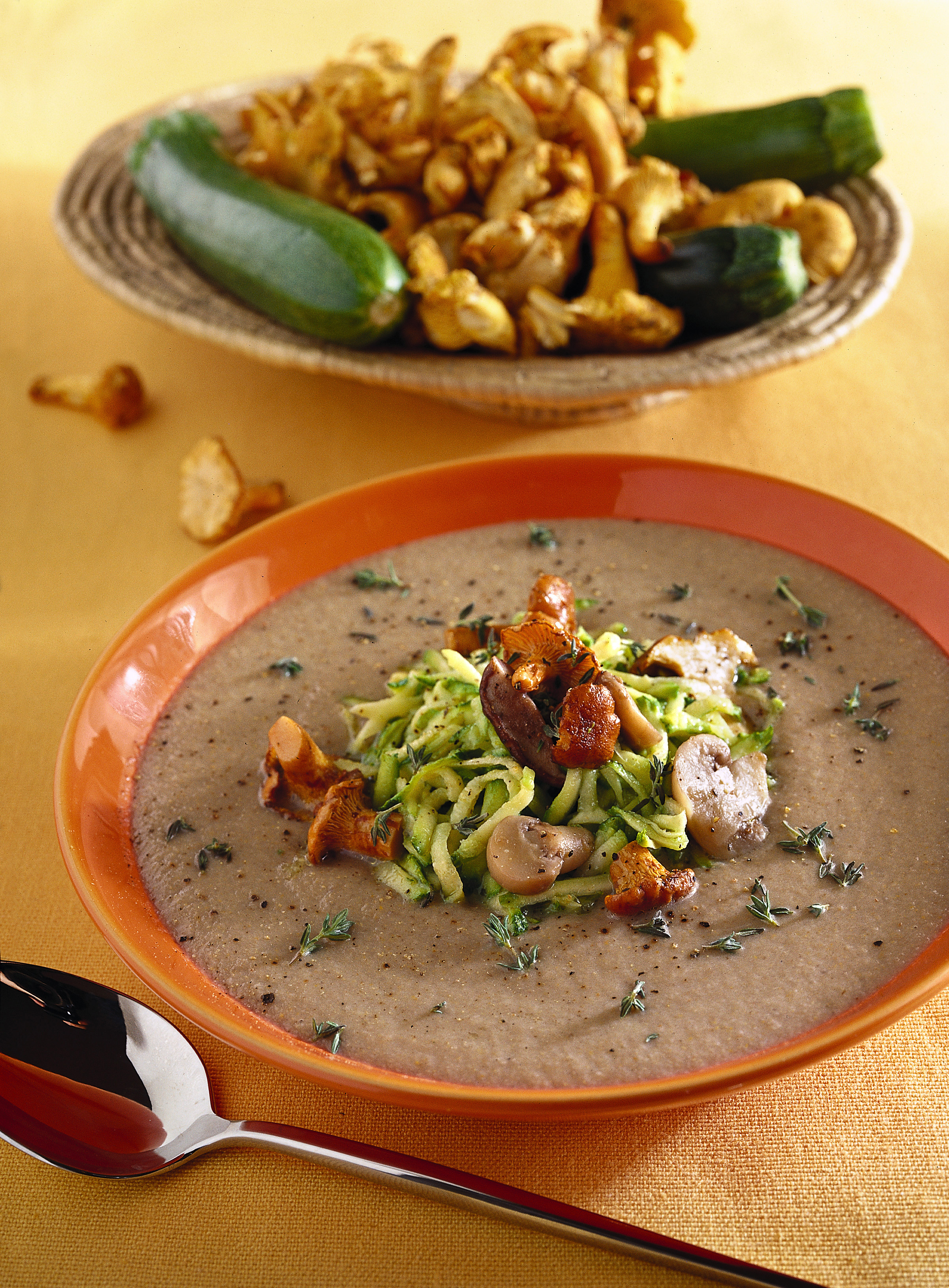 Ricetta Crema di funghi con zucchine - Donna Moderna