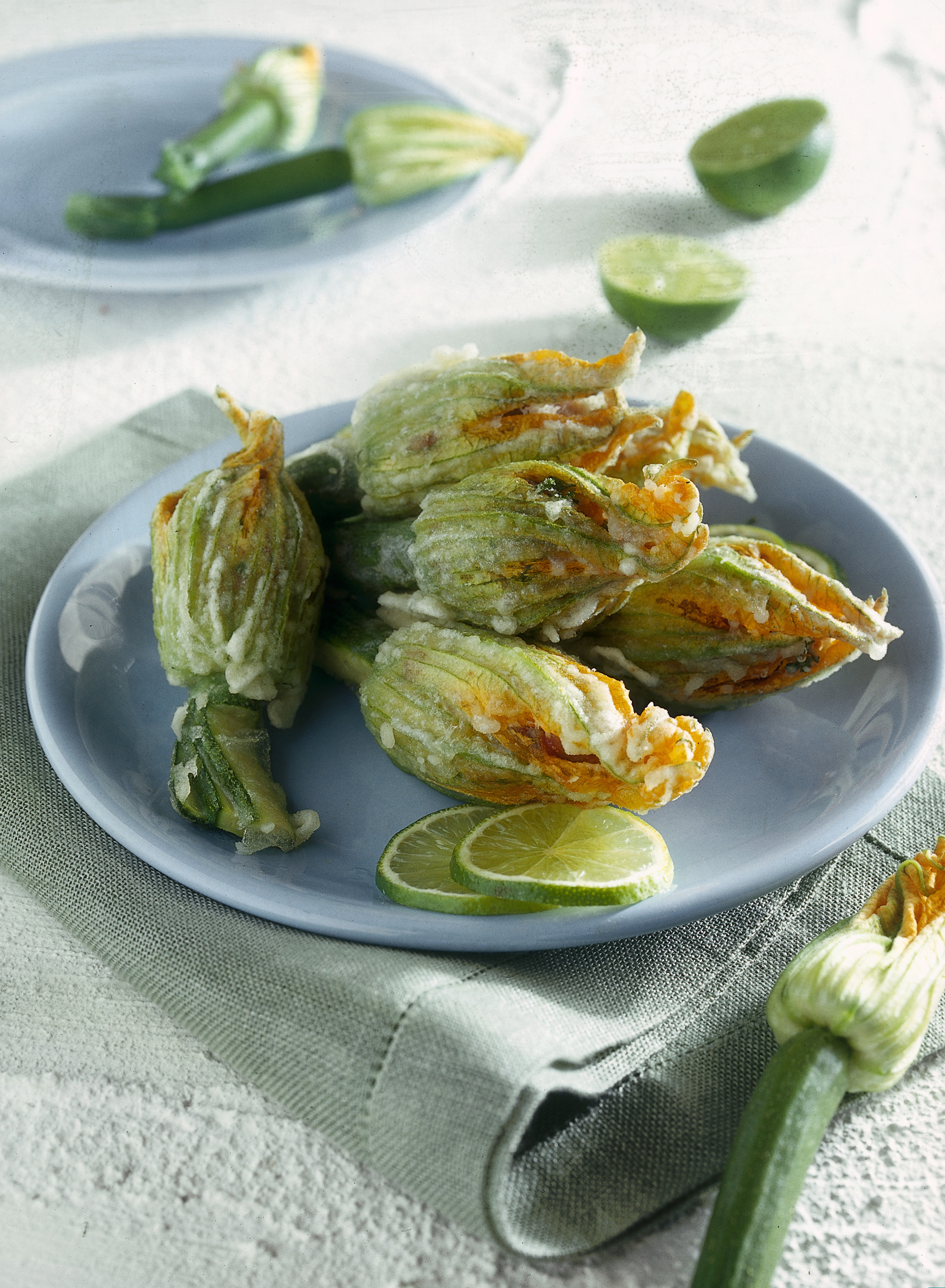 Ricetta Fiori di zucca fritti con mozzarella. - Donna Moderna