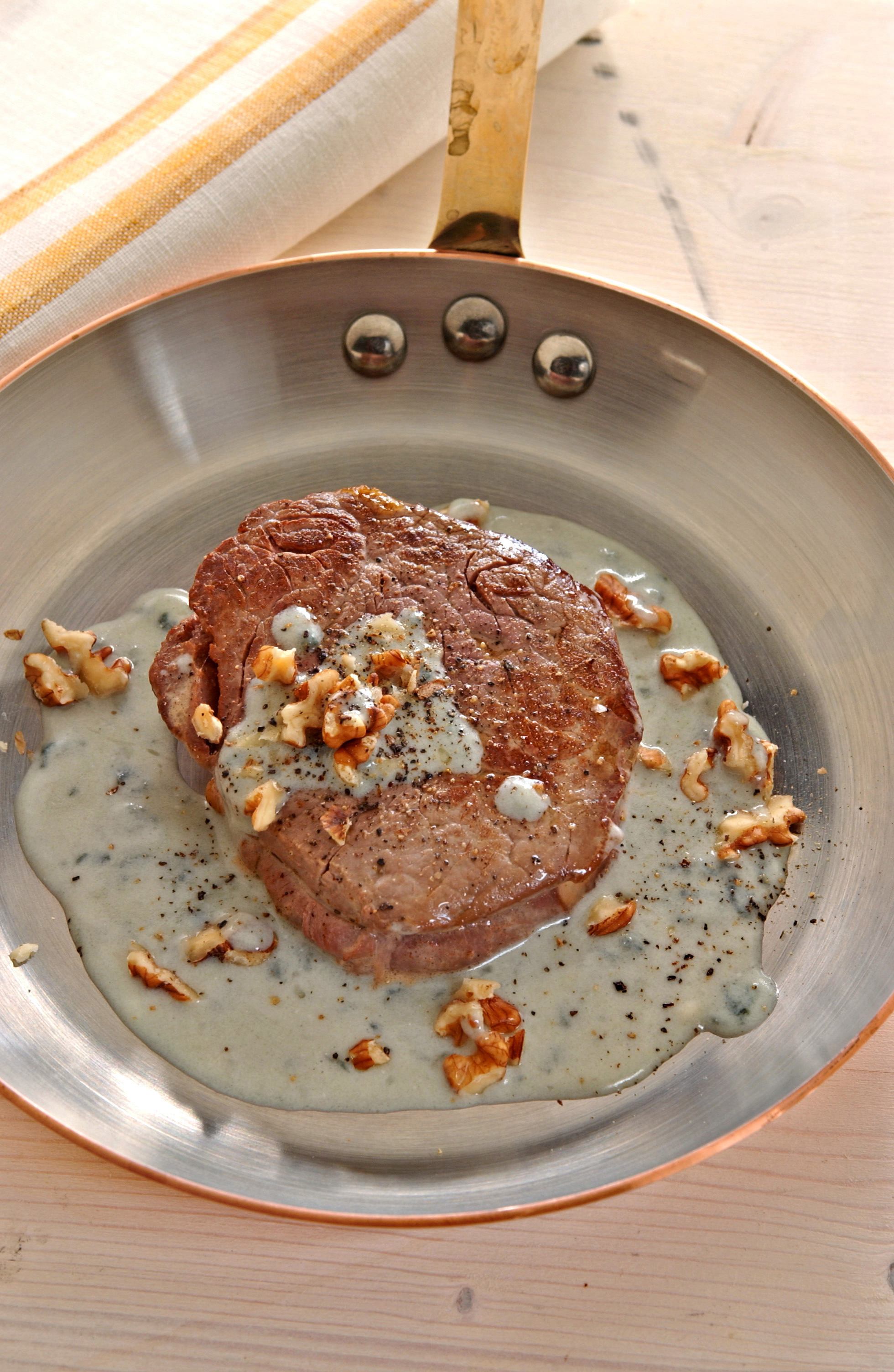 Ricetta Filetto in padella con il gorgonzola - Donna Moderna