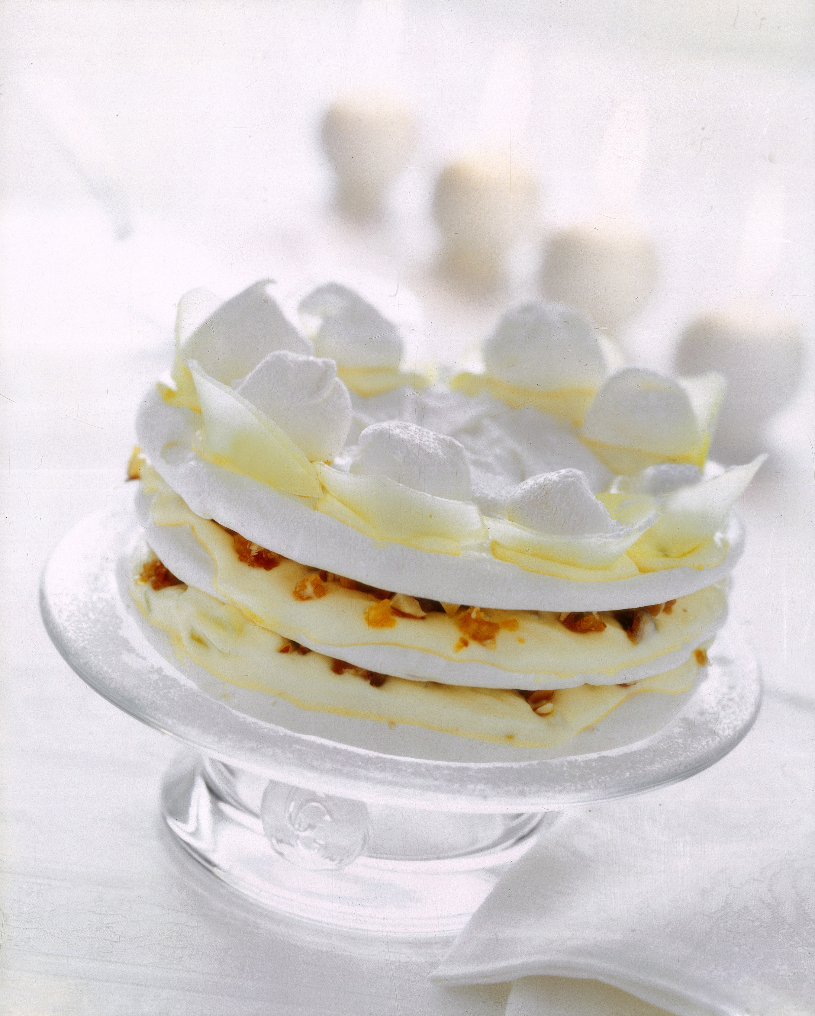 Ricetta Millefoglie di meringa con crema - Donna Moderna