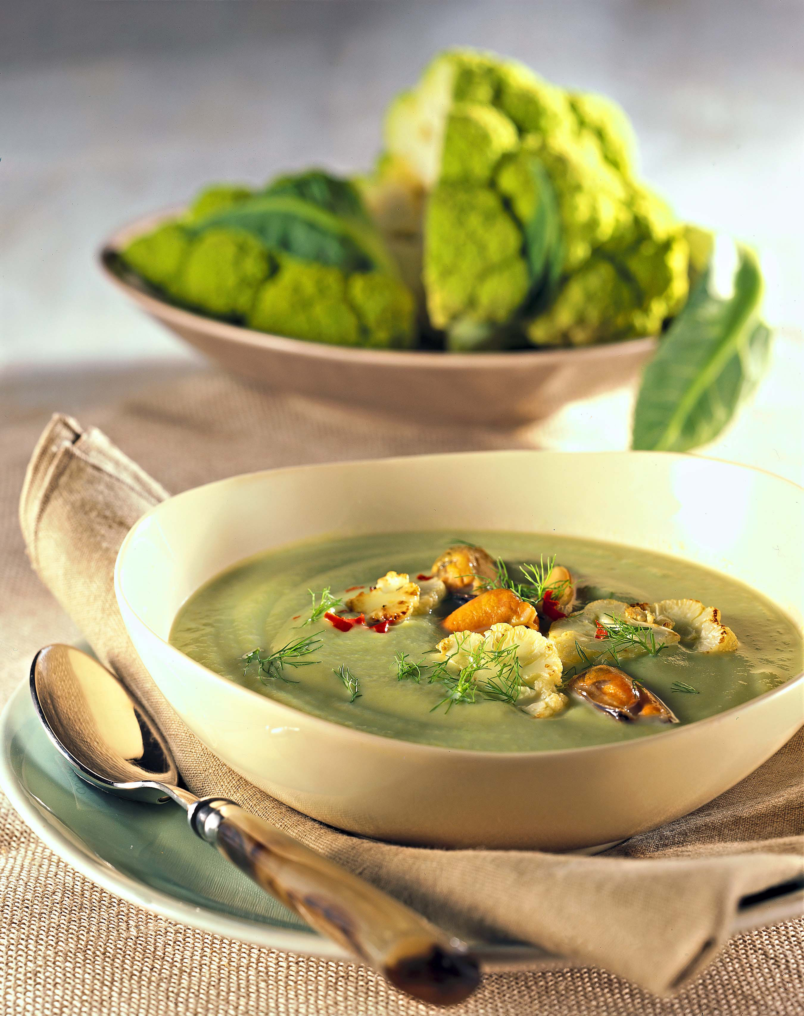 Ricetta Vellutata di cavolfiore verde - Donna Moderna