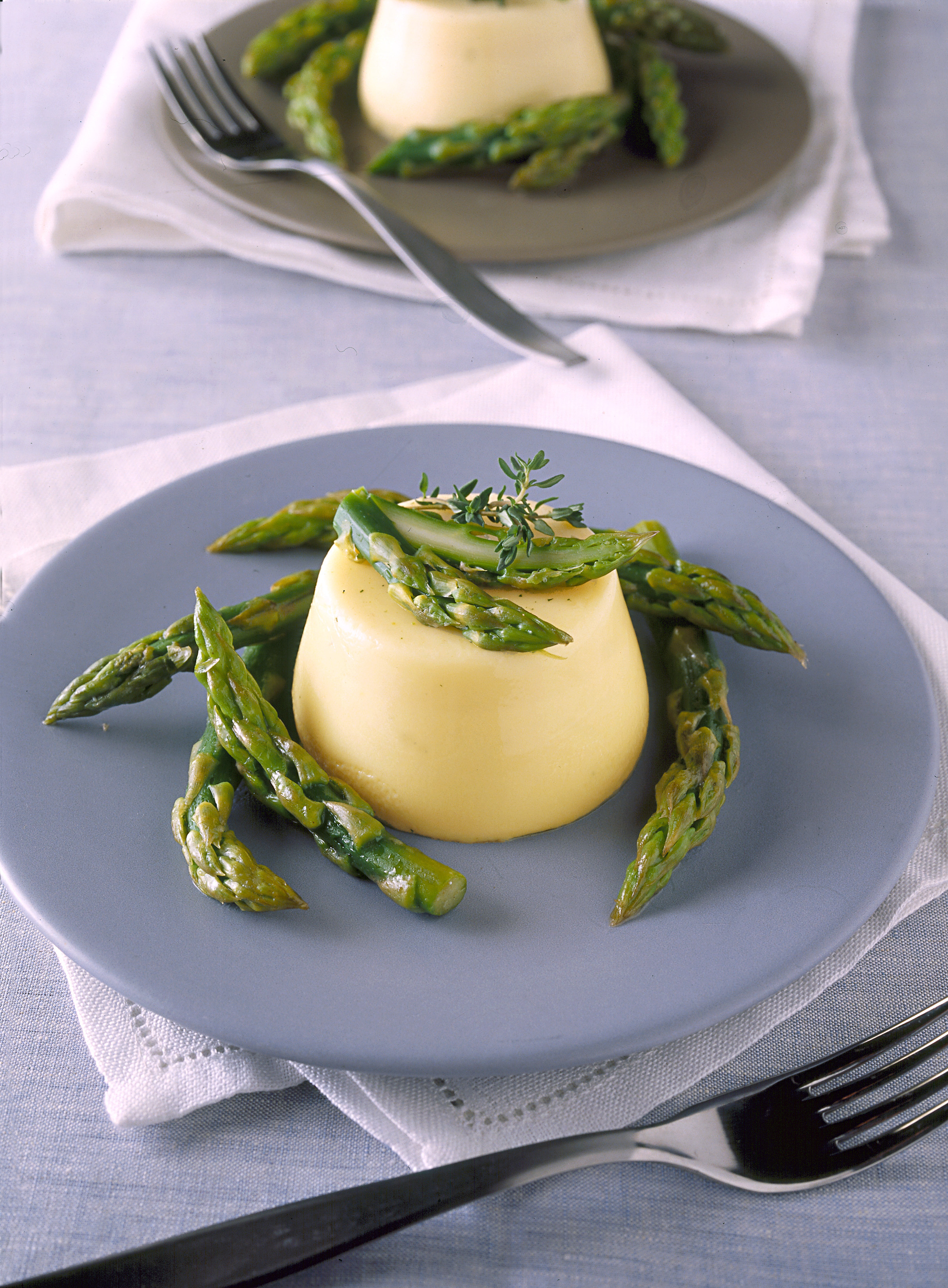 Ricetta Budini di latte e panna - Donna Moderna