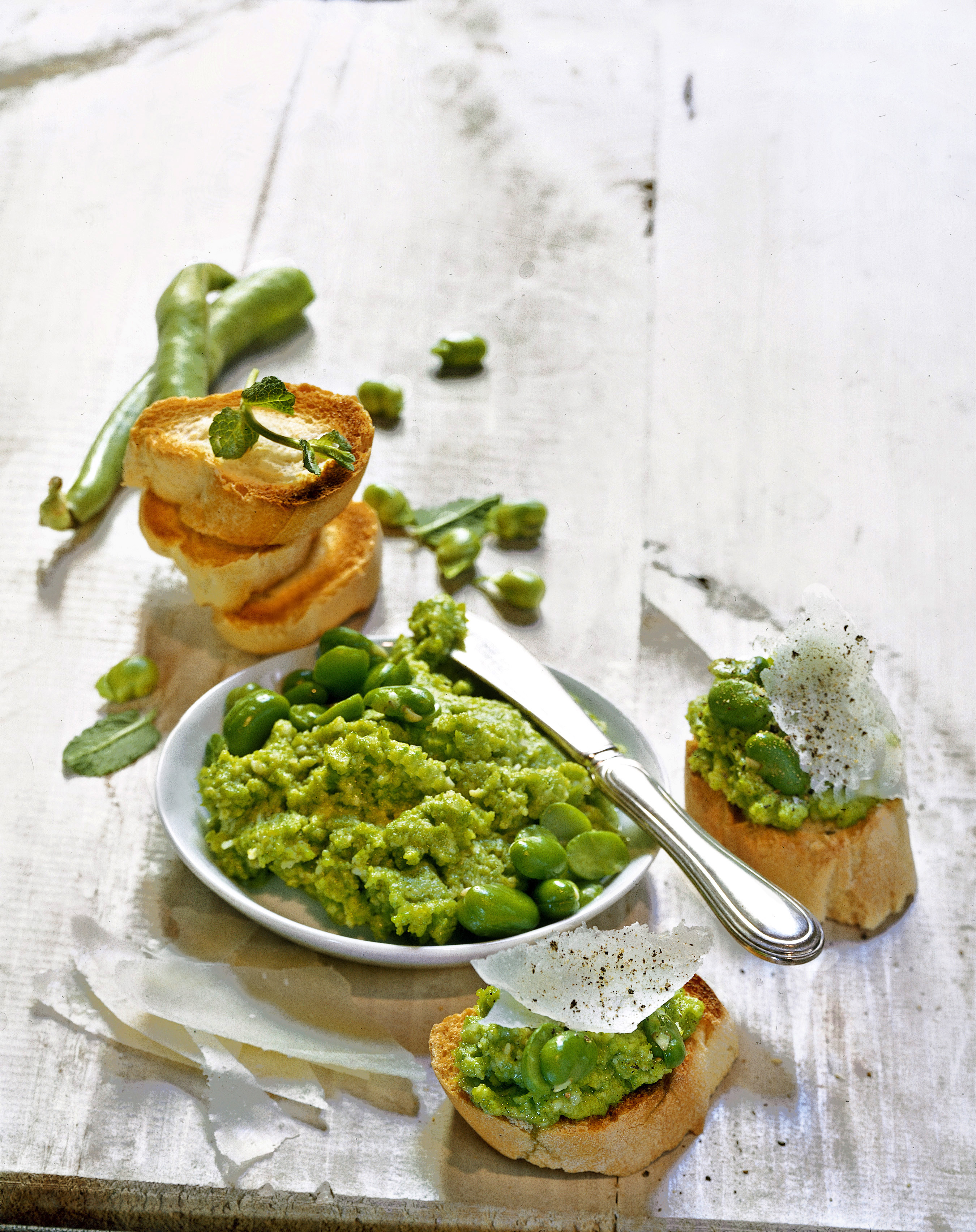 Ricetta Crostini con purè di fave - Donna Moderna