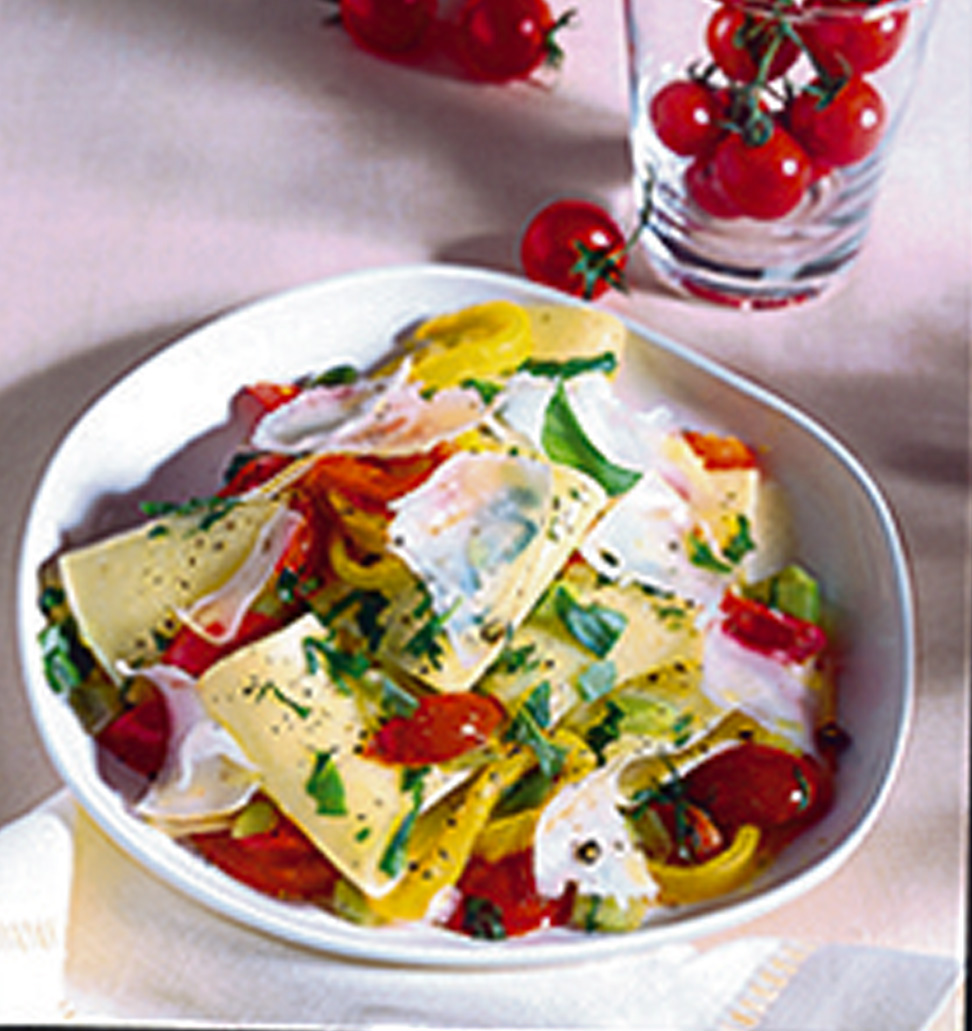 Ricetta Paccheri con peperoni e pecorino - Donna Moderna