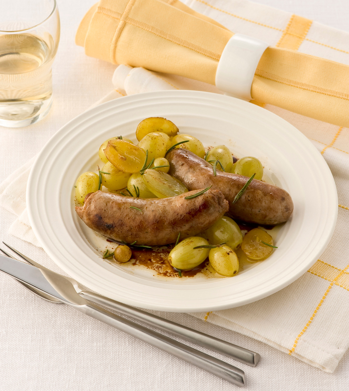 Ricetta Salsicce all'uva in padella - Donna Moderna