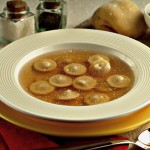 Ricetta Raviolini di carne in brodo - Donna Moderna