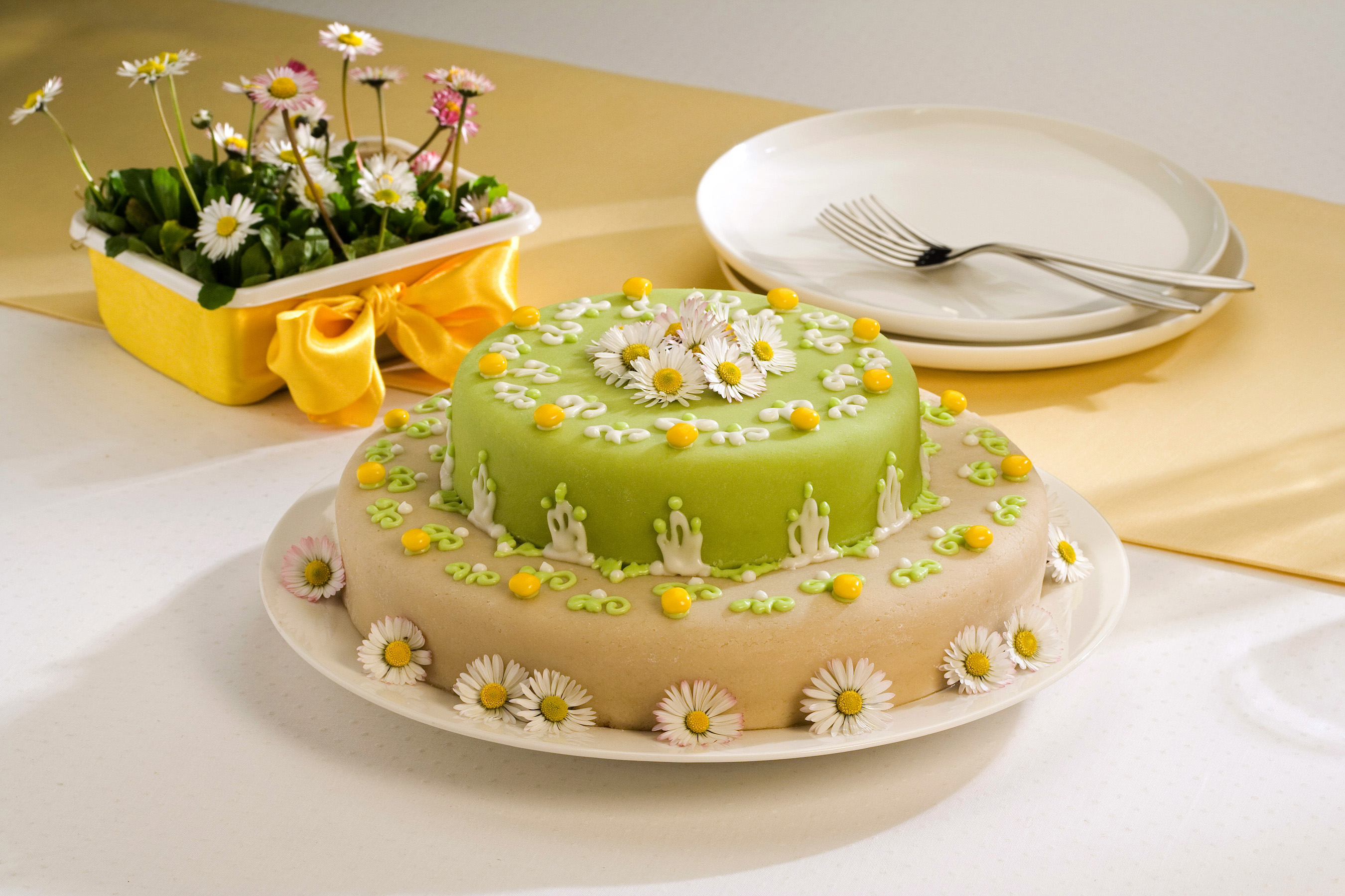 Ricetta Torta della festa a due piani - Donna Moderna
