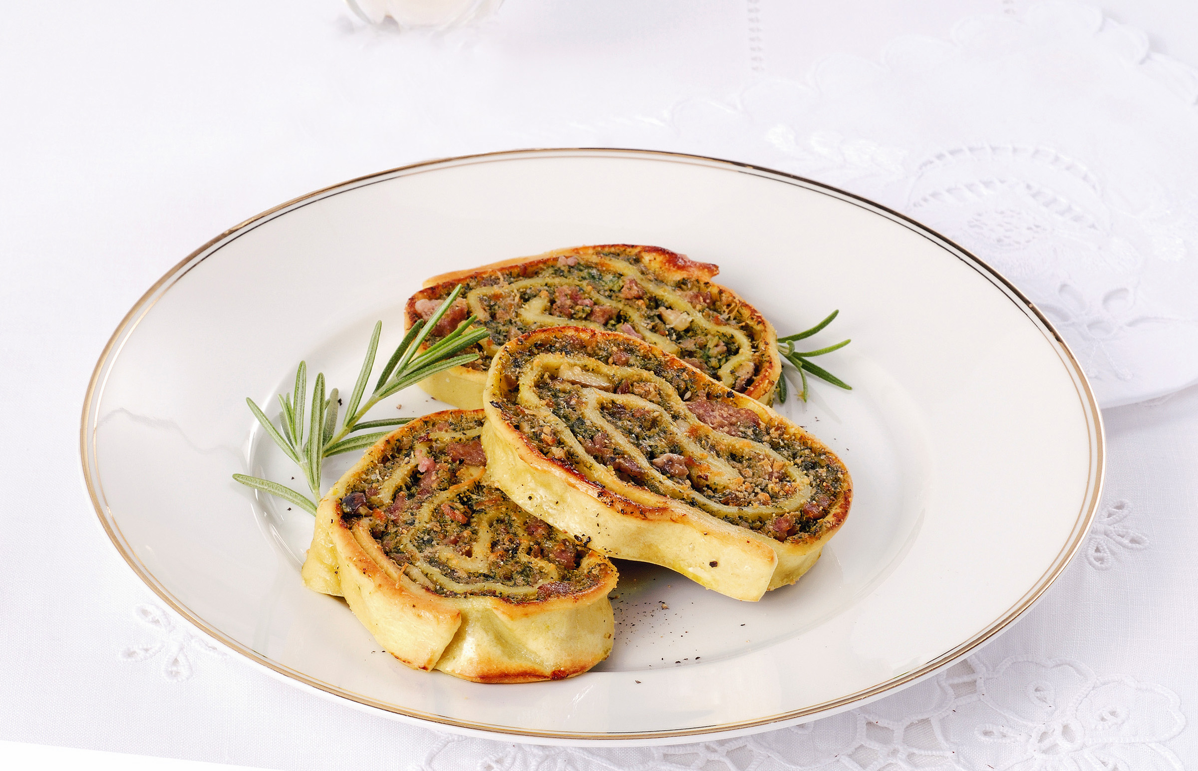 Ricetta Rotolo ripieno di carne e verdure - Donna Moderna