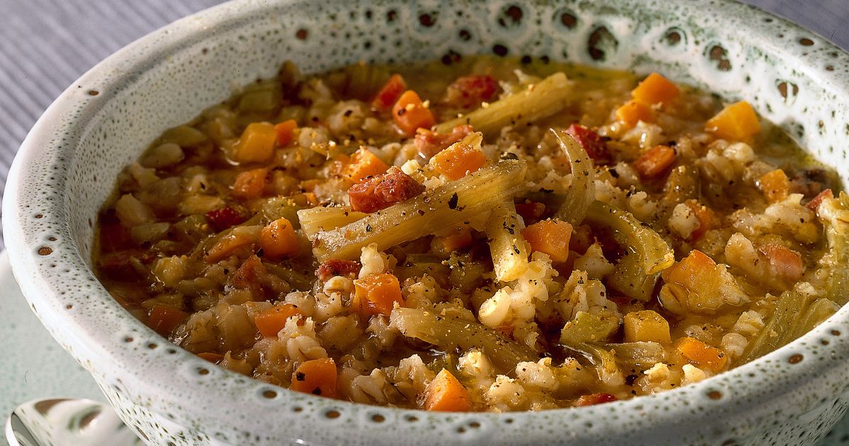 Ricetta Minestra di cereali con sedano verde - Donna Moderna