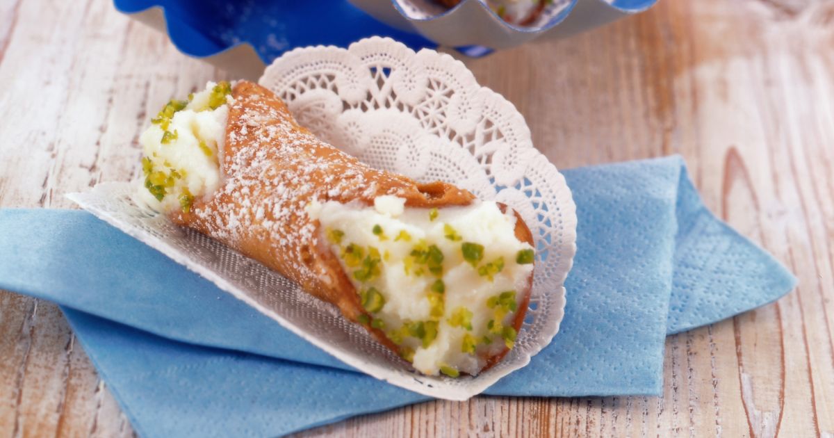 Ricetta Mini cannoli alla ricotta e pistacchi - Donna Moderna