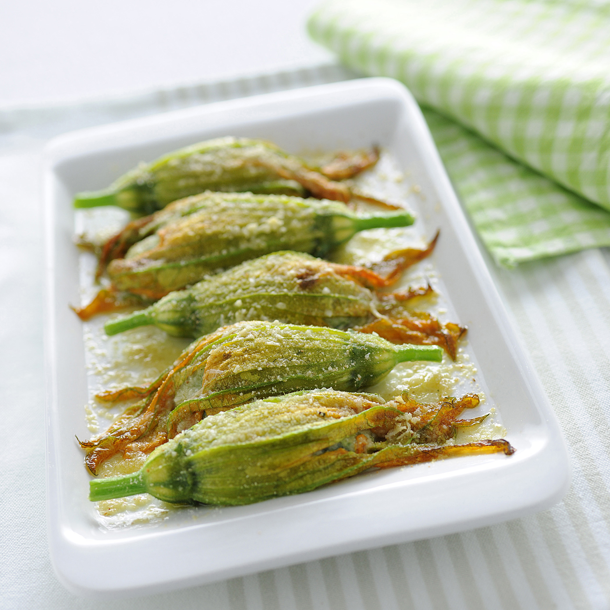 Ricetta Fiori di zucca farciti con verdure - Donna Moderna