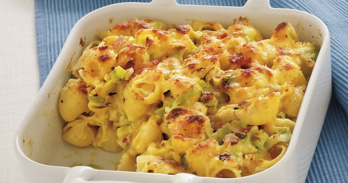 Ricetta Pipe rigate al forno con porri e bacon - Donna Moderna