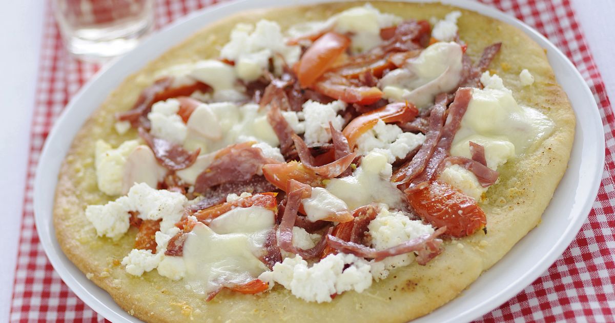 Pizza con salame e ricotta: un tripudio di sapori - Donna Moderna