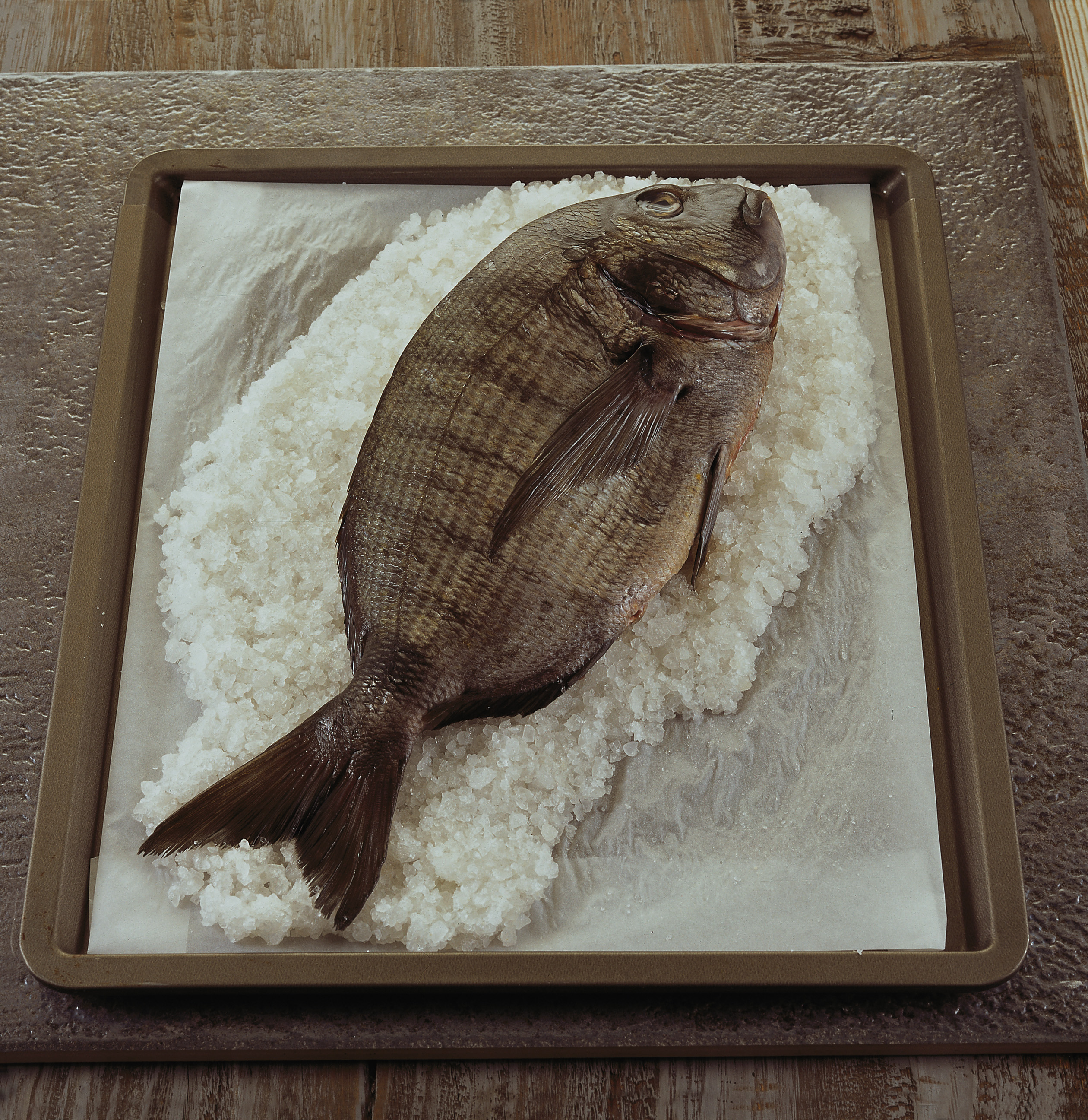 Ricetta Sarago al limone e finocchio in crosta di sale all'anice ...