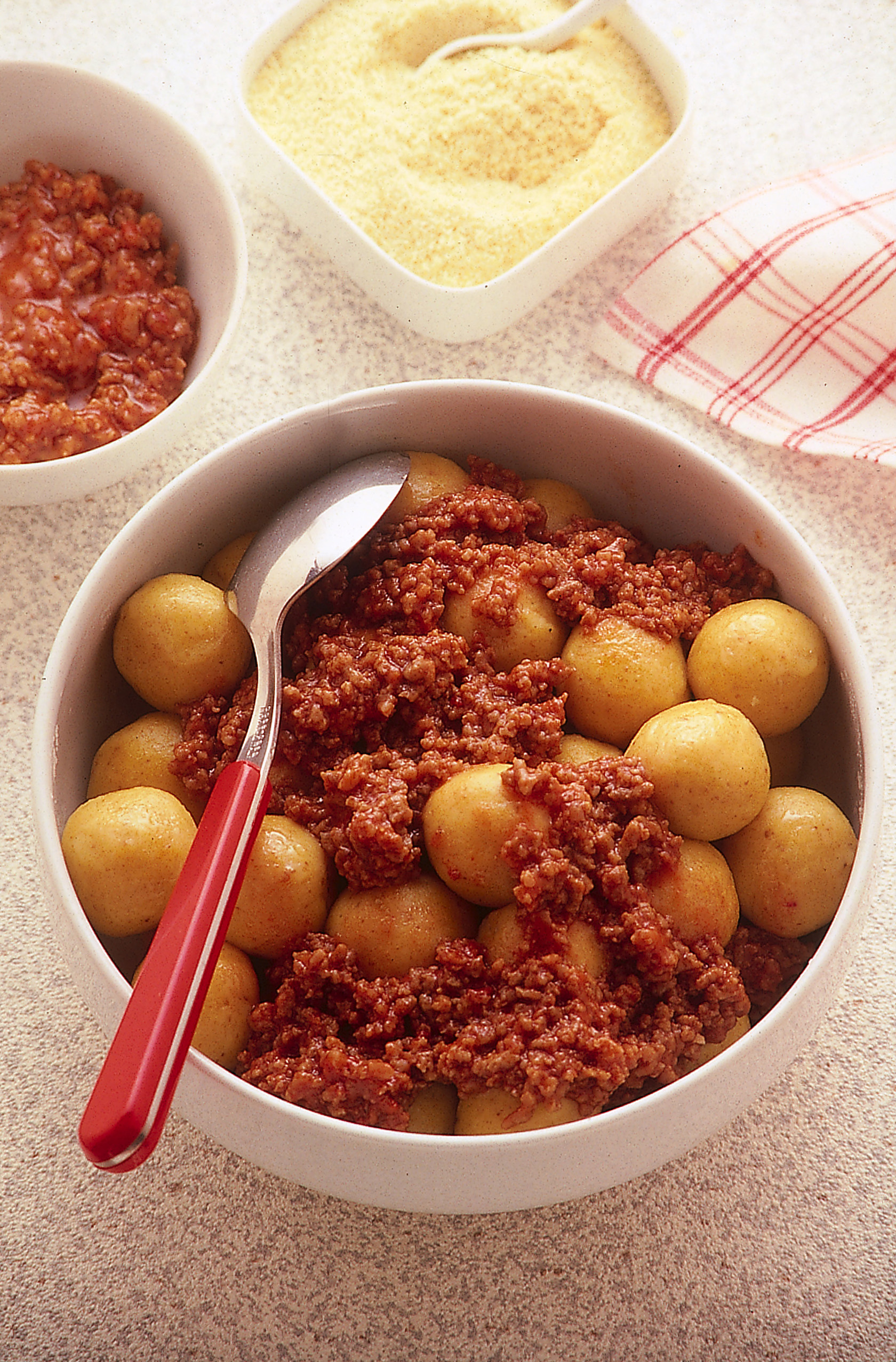 Ricetta Gnocchi ripieni al ragù - Donna Moderna