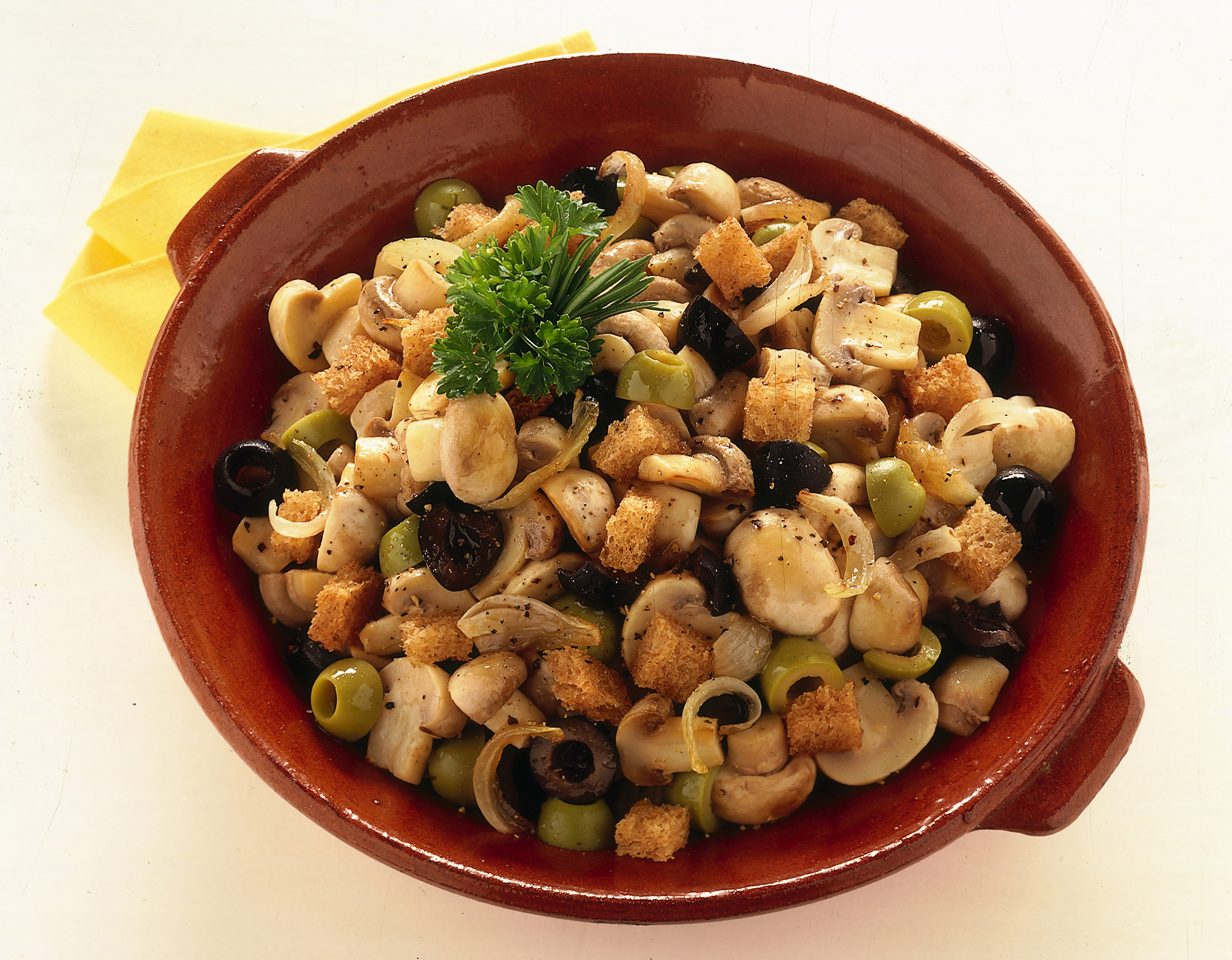 Ricetta Champignons alle olive - Donna Moderna
