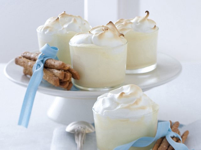 Ricetta Egg nog meringato con biscotti allo zenzero - Donna Moderna
