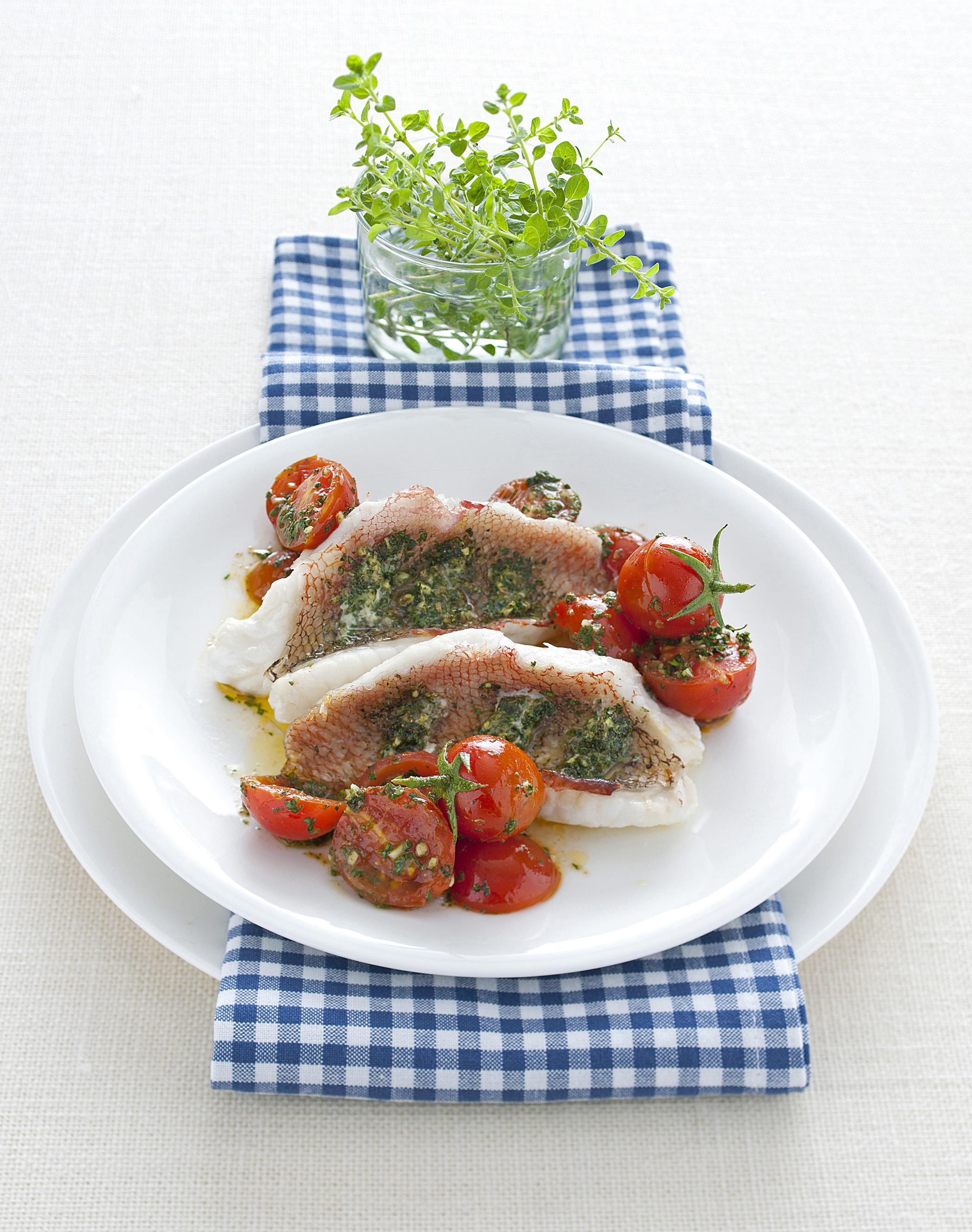 Ricetta Filetti di scorfano alle erbe aromatiche - Donna Moderna