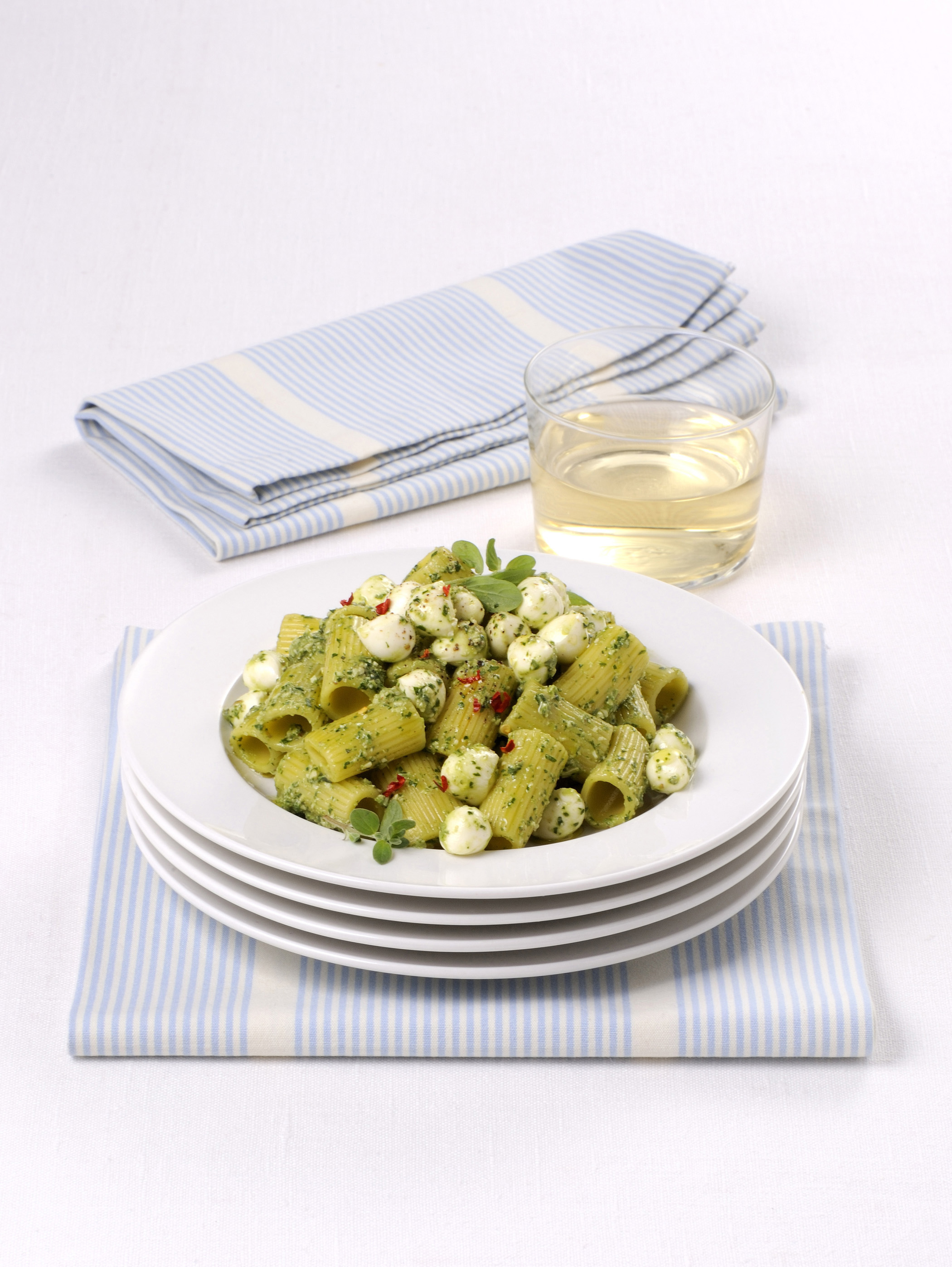 Ricetta Mezze maniche al pesto matto - Donna Moderna