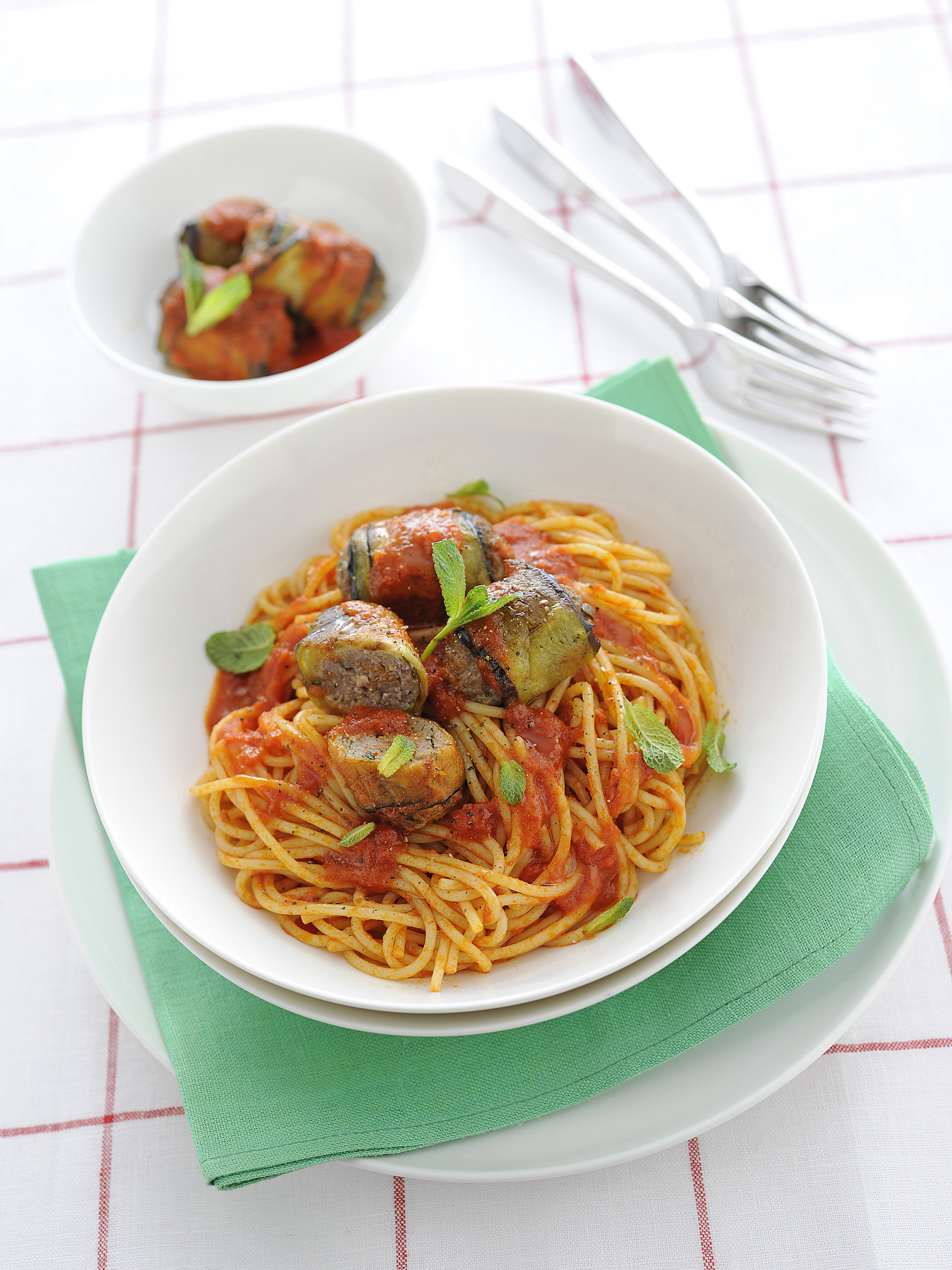 Ricetta Spaghetti al pomodoro con polpettine - Donna Moderna