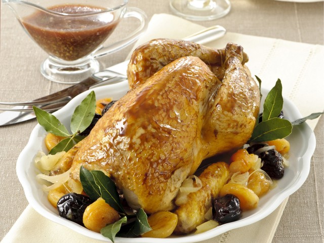 Ricetta Cappone ripieno con frutta glassata - Donna Moderna