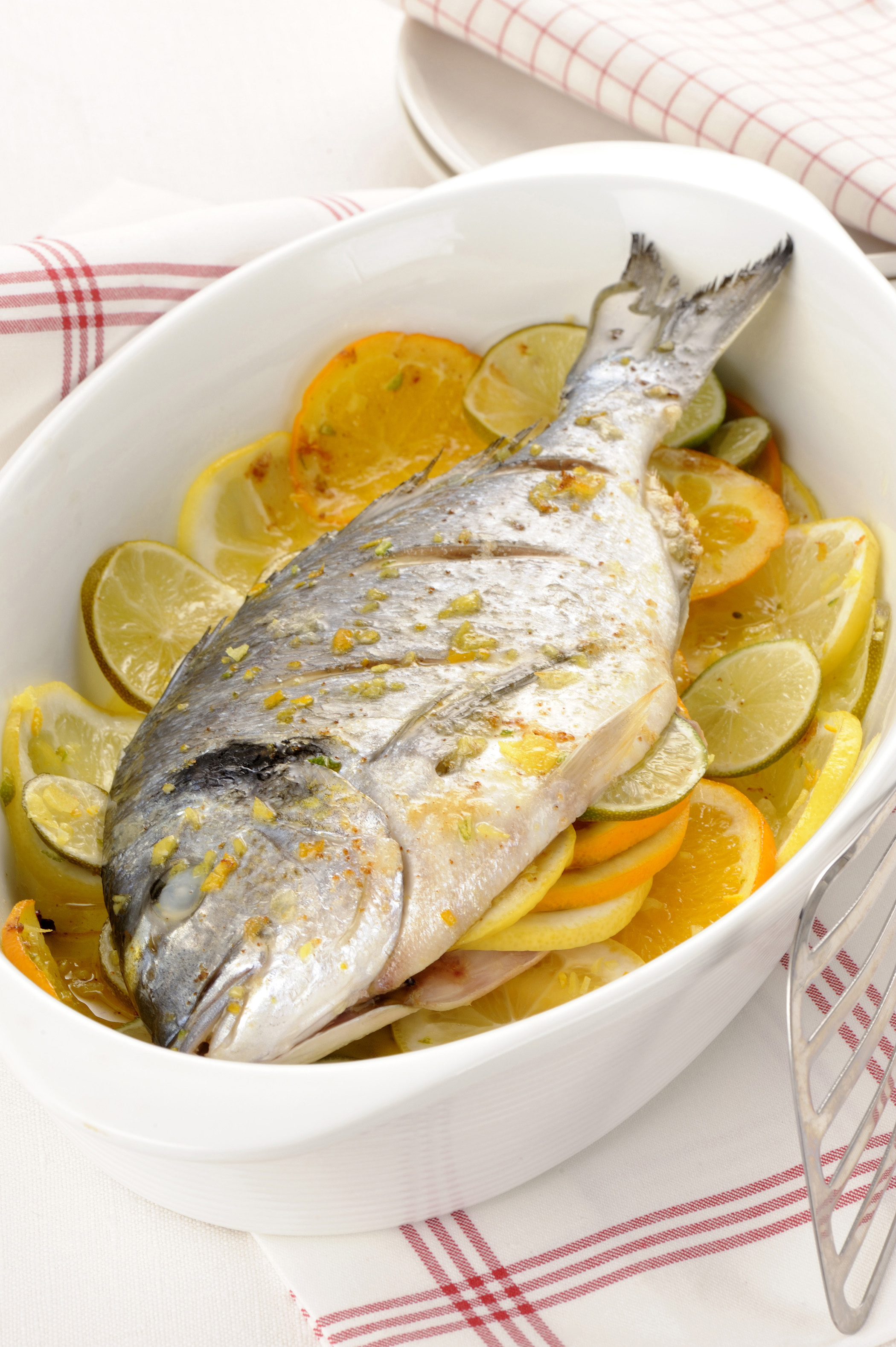 Ricetta Orata al forno agli agrumi - Donna Moderna