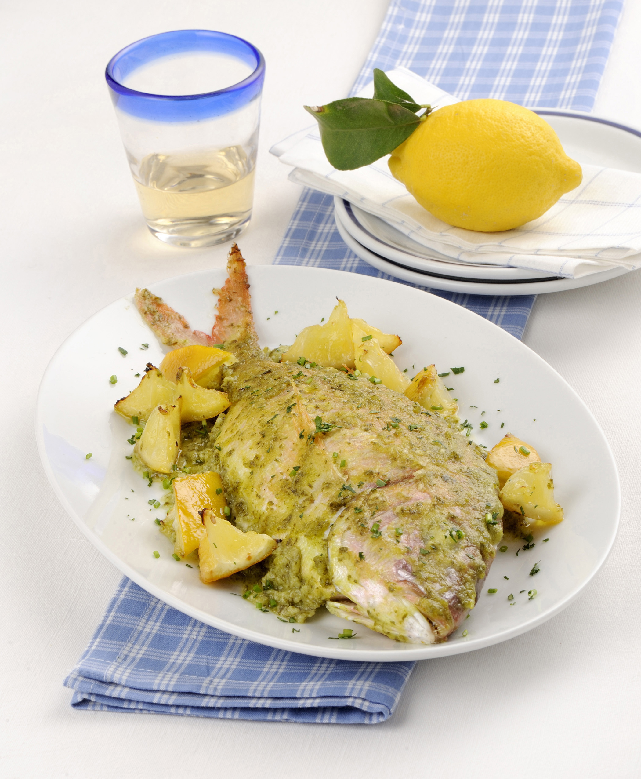 Ricetta Pagello al forno con salsina di pane e limone - Donna Moderna