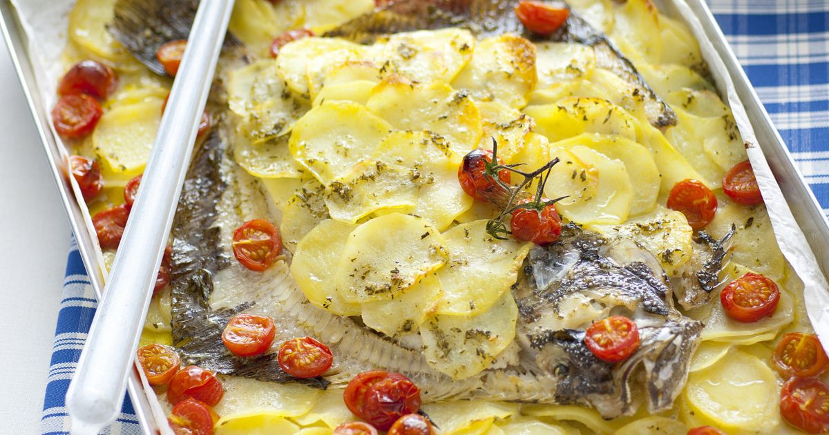 Ricetta Rombo al forno con patate - Donna Moderna