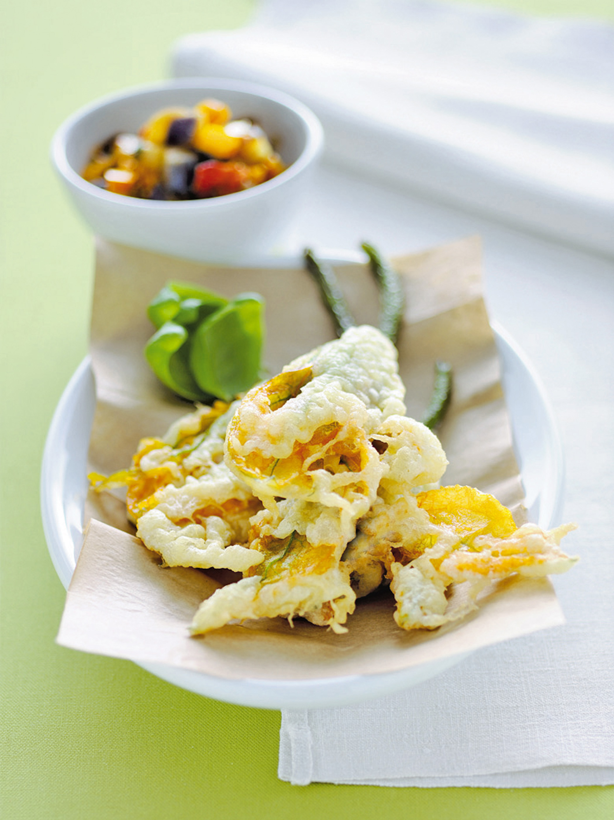 Ricetta Fiori di zucca farciti e fritti - Donna Moderna