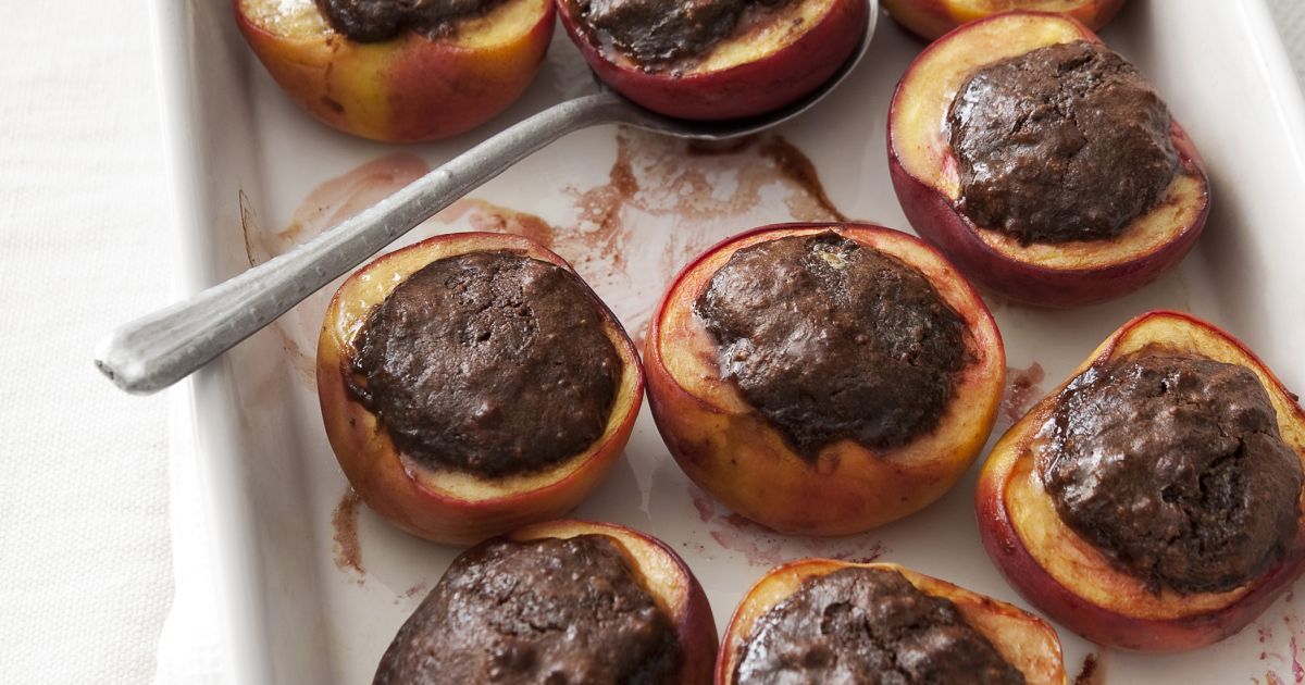 Ricetta Pesche ripiene alla piemontese - Donna Moderna