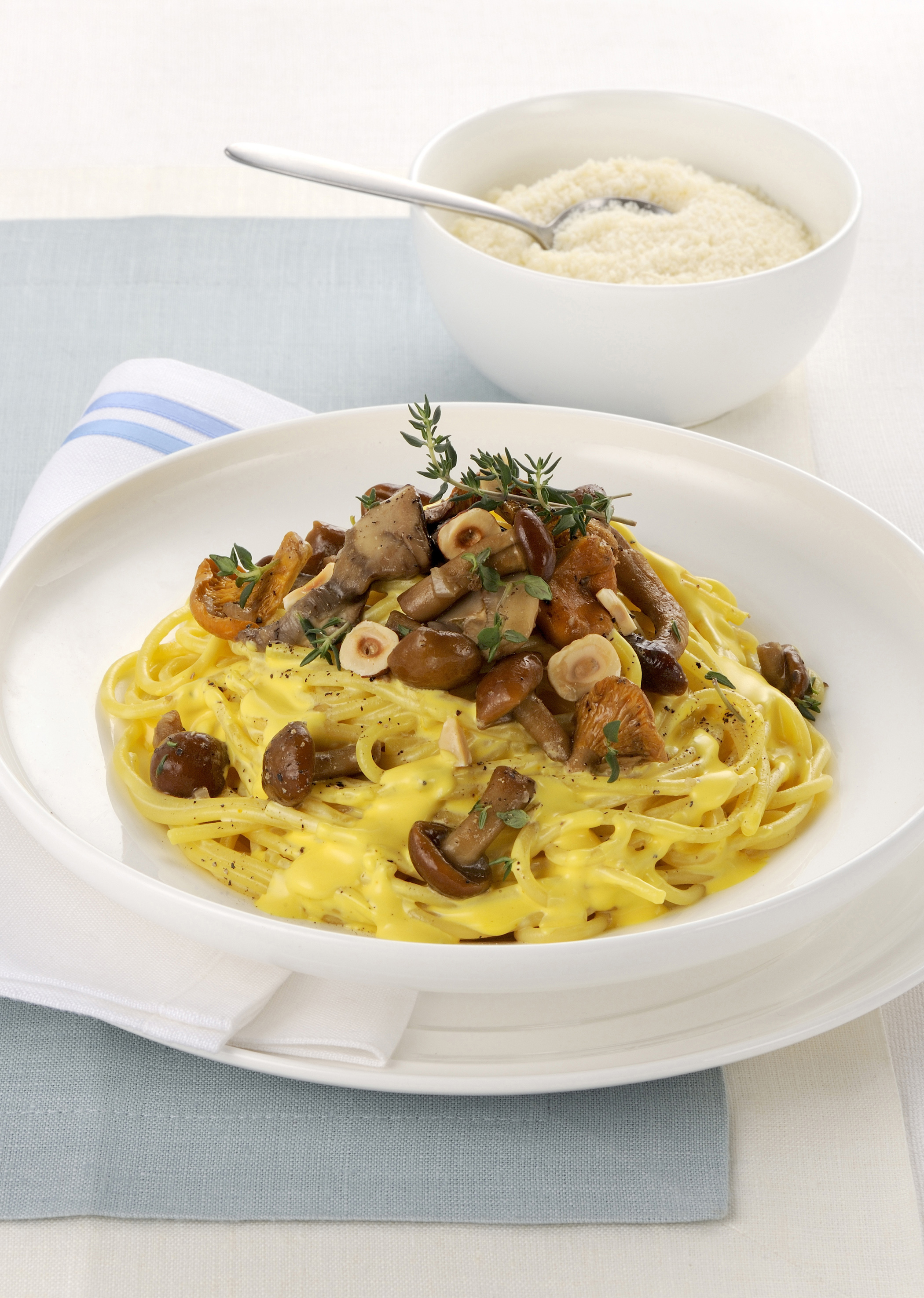Ricetta Spaghetti ai funghi e nocciole - Donna Moderna