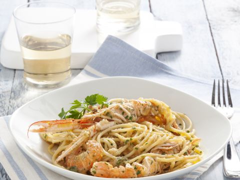 Ricetta Spaghetti alla busara bianca - Donna Moderna