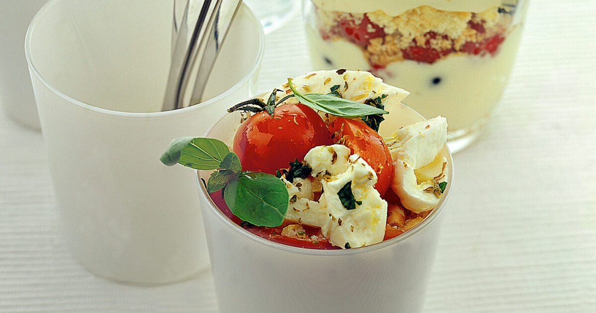 Ricetta Caprese di burrata nel bicchiere - Donna Moderna