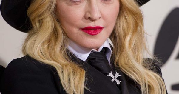 Le dive col cappello - Donna Moderna