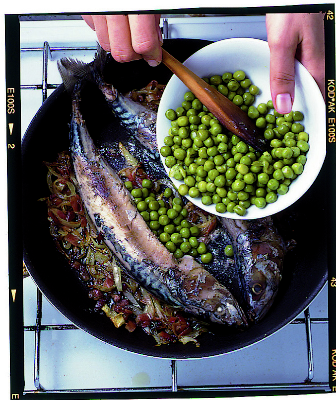 Ricetta Sgombri ai piselli - Donna Moderna
