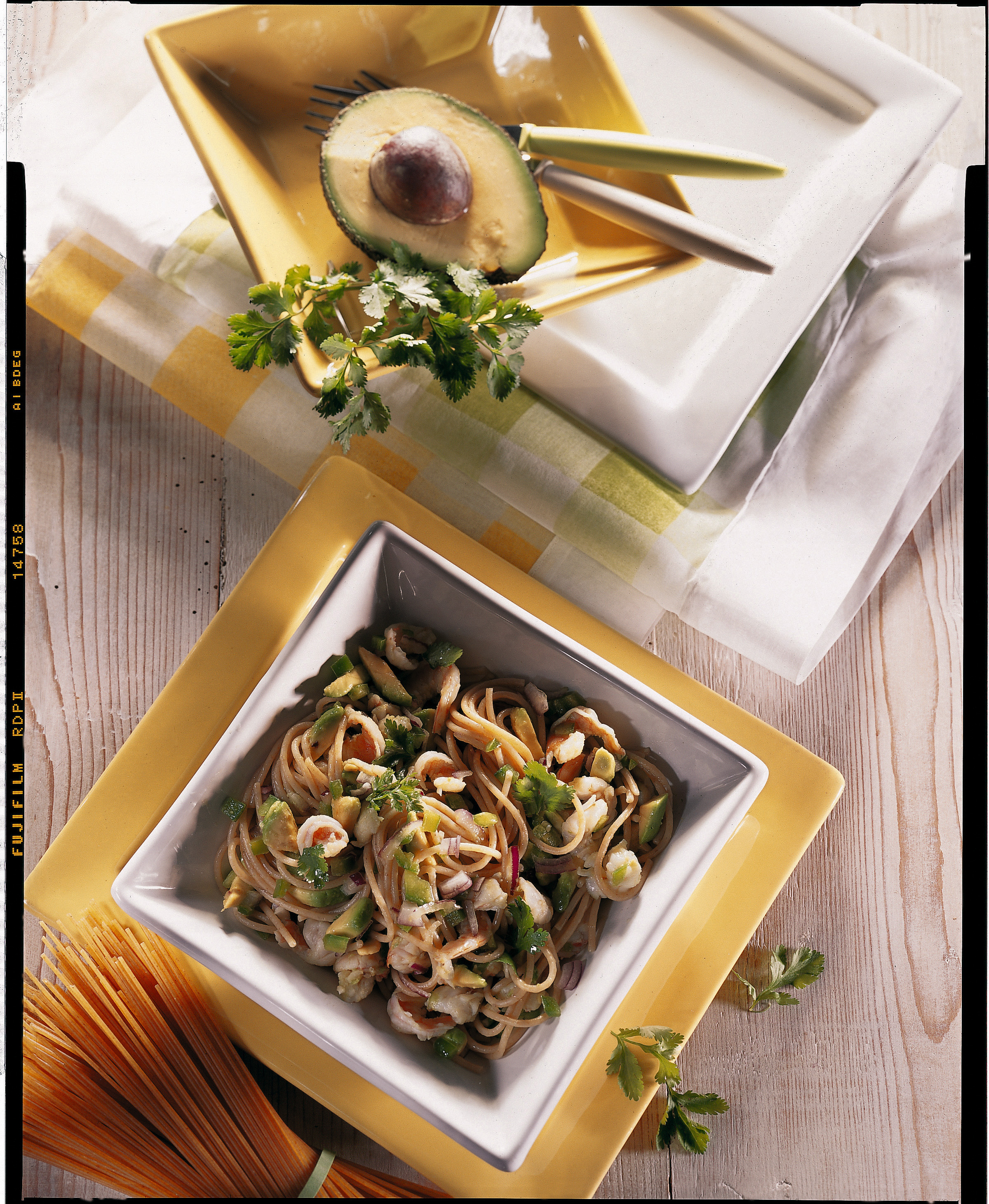 Spaghetti integrali all'avocado - Donna Moderna