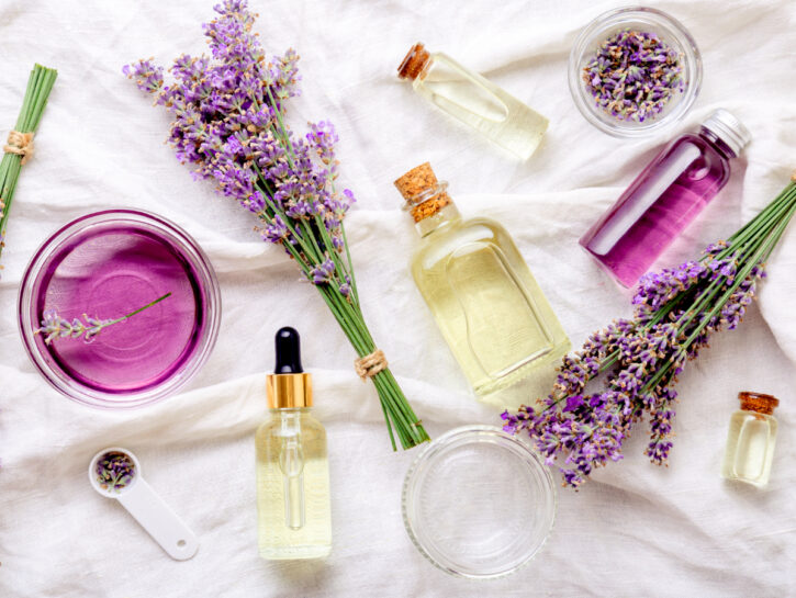 Tutte le proprietà benefiche della lavanda e come usarla - Donna Moderna