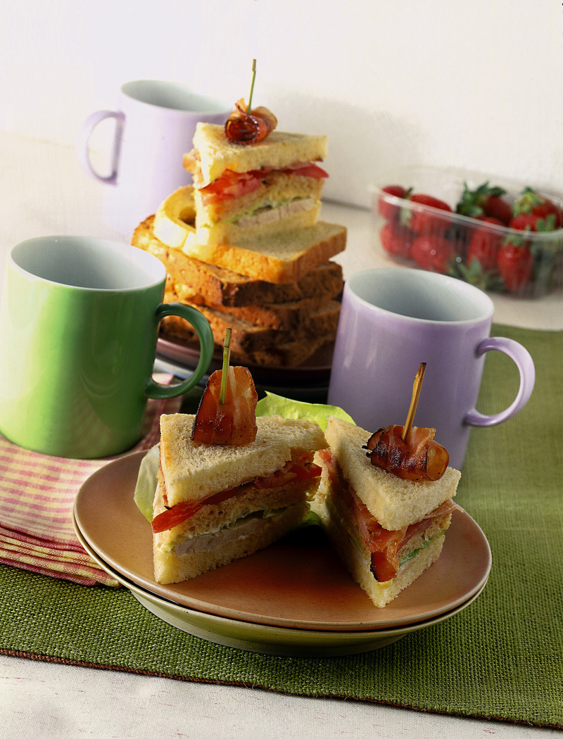 Ricetta Club sandwich con pollo e bacon - Donna Moderna