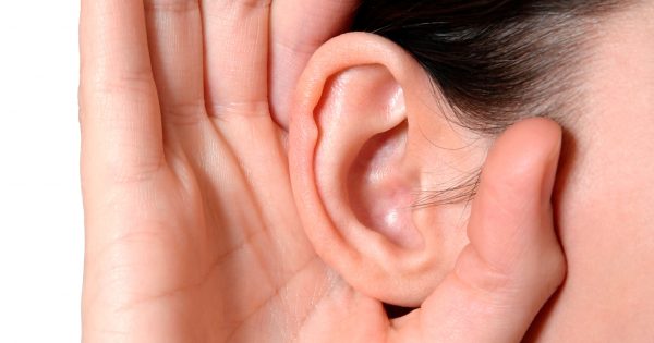 Acufene: cause e rimedi - Donna Moderna