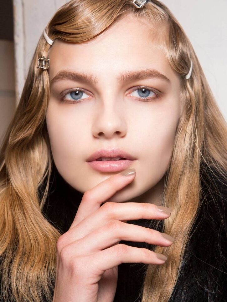 Color fango: abbinamenti abbigliamento, trucco e accessori - Donna Moderna