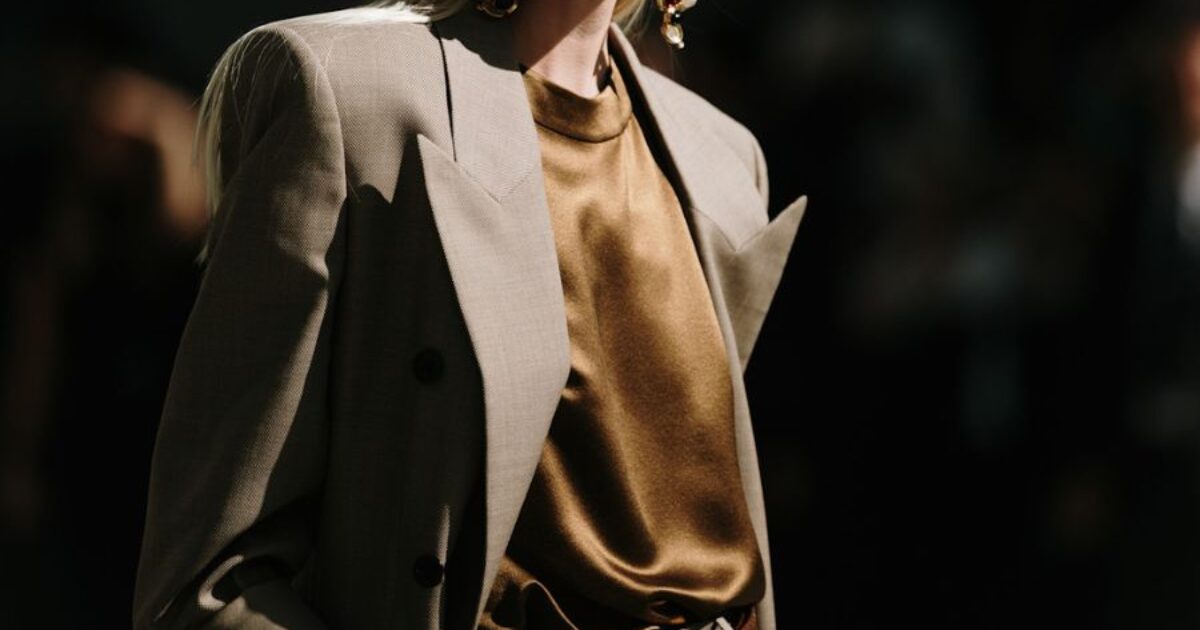 Color fango: abbinamenti abbigliamento, trucco e accessori - Donna Moderna