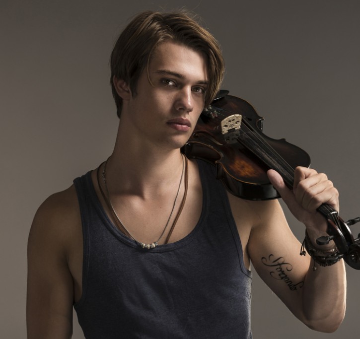 Nicholas Galitzine: giovane, carino e molto occupato... a diventare una ...