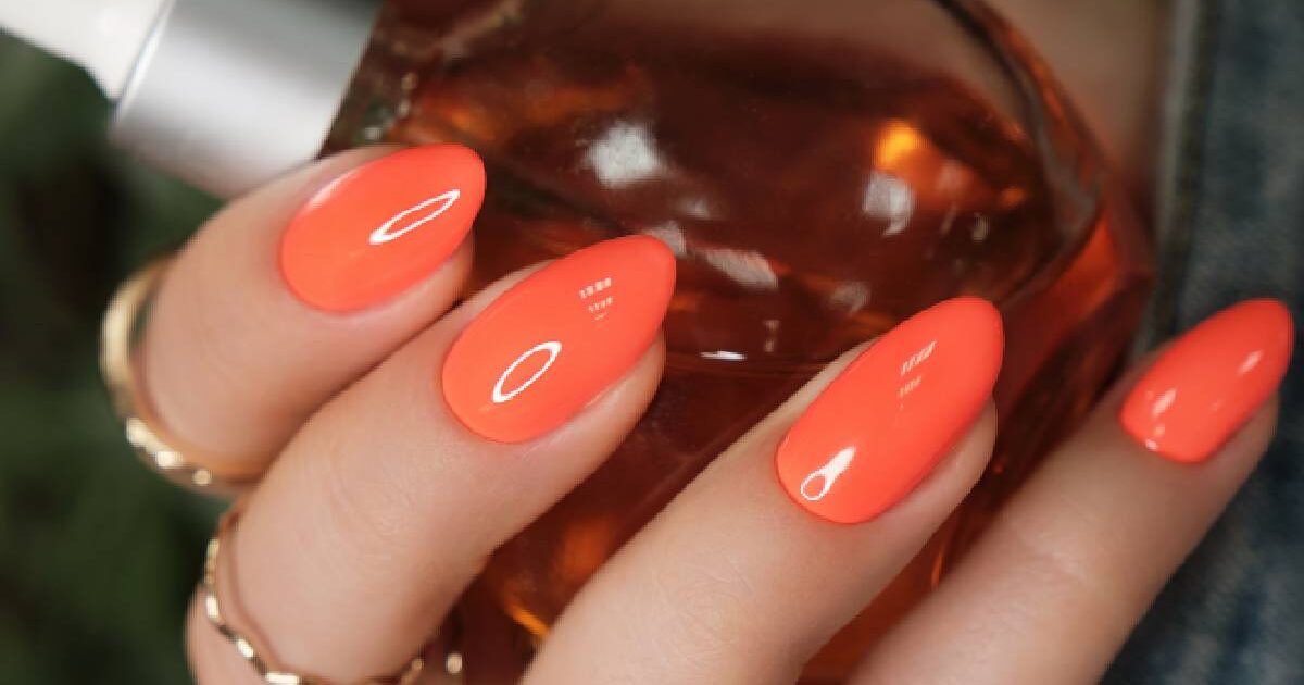 Come mettere lo smalto effetto ge - Donna Moderna