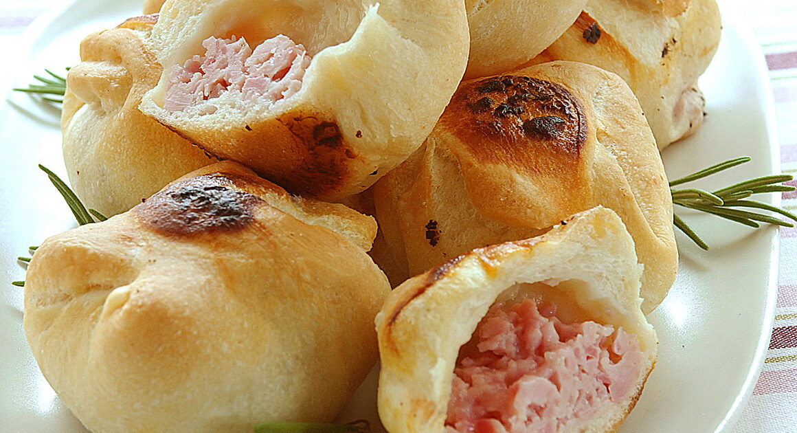 Ricetta Pane ripieno di formaggio e prosciutto - Donna Moderna