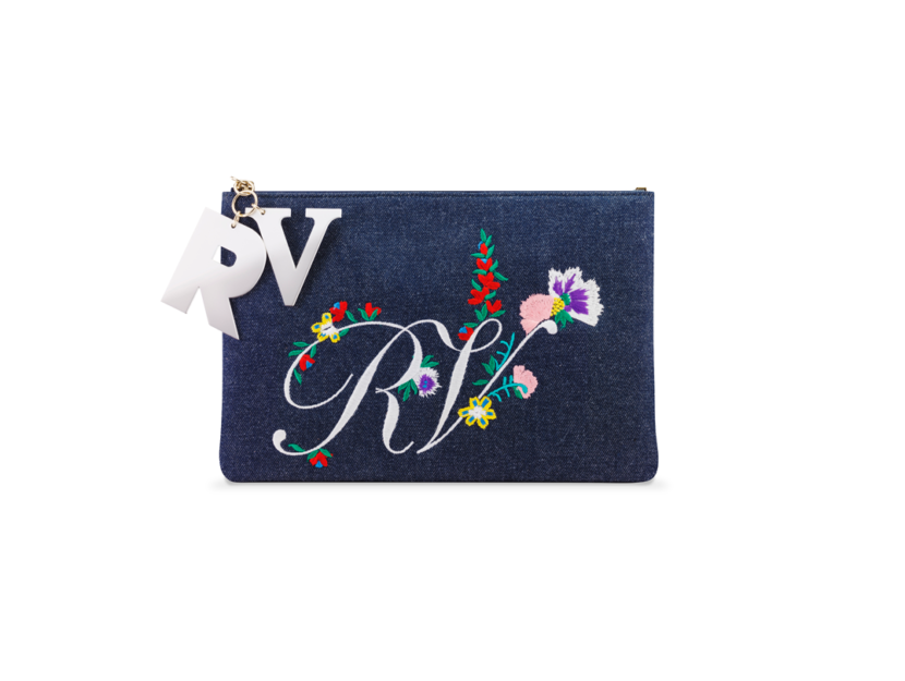 Logo in primo piano: i capi e gli accessori per l'estate con marchio in ...