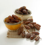 Datteri freschi e secchi: come cucinarli, quanti mangiarne e perché ...